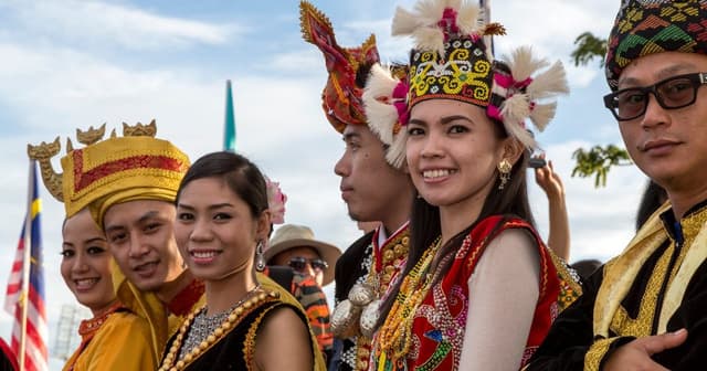 Malaysia Culture Guide 2026 - Traditions, Etiquette, Festivals & Heritage